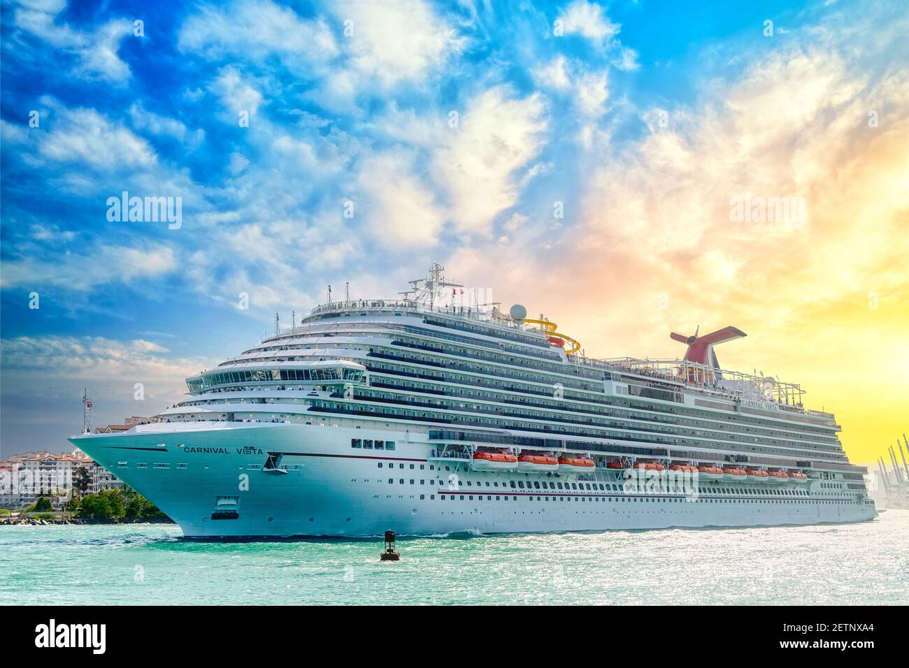 Bateau de croisière Carnival Vista à Miami, Floride, États-Unis Photo ...