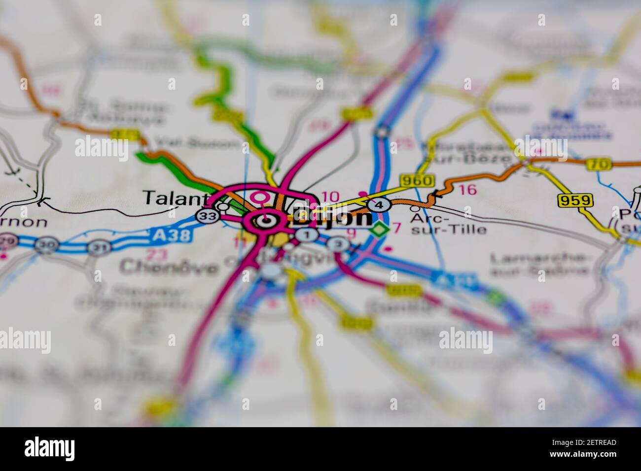 Dijon sur une carte routière ou une carte de la géographie et atlas ...