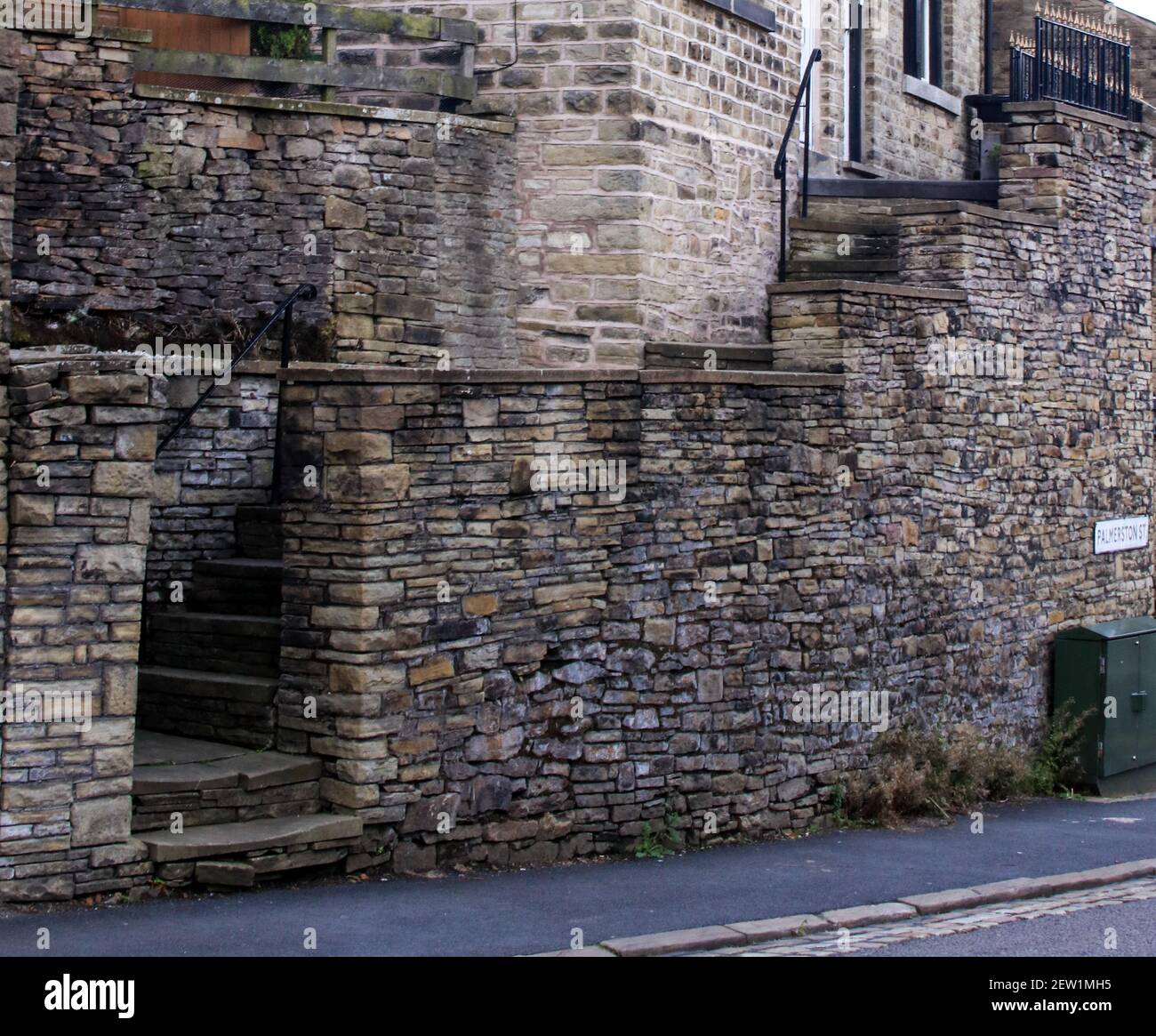 Mur de pierre et escaliers Banque de photographies et d’images à haute ...