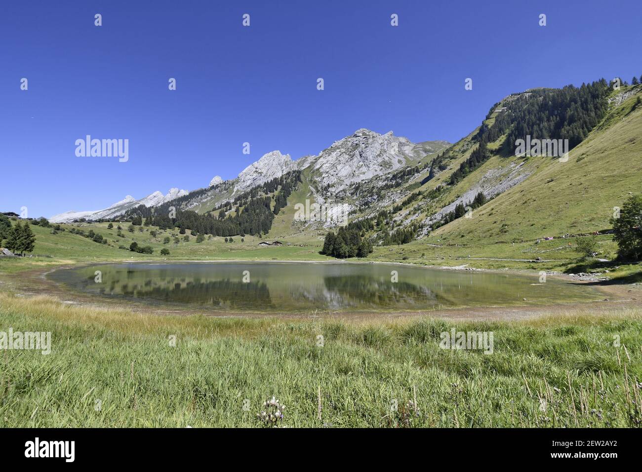 Lac des confins Banque de photographies et d’images à haute résolution ...