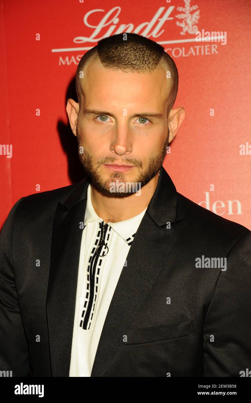 Nico Tortorella participe à la première Home Again New York, organisée ...