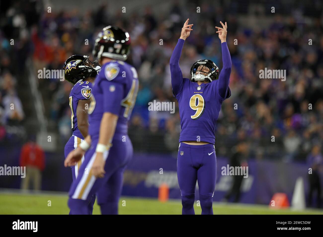 Le kicker des Ravens de Baltimore Justin Tucker (9) célèbre après un but sur le terrain contre ...