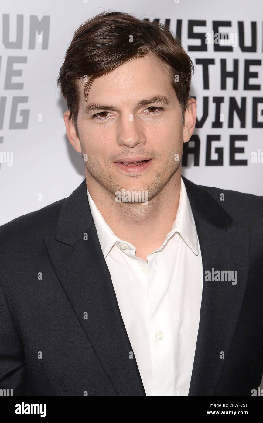 L'acteur Ashton Kutcher assiste au musée de l'image en mouvement en l ...