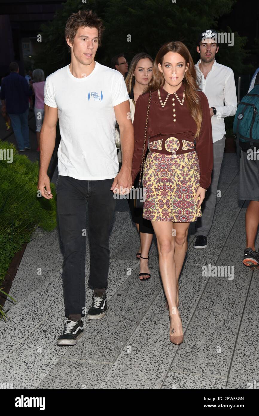 Ben Smith-Petersen et Riley Keough assistent à la fête d'été annuelle ...
