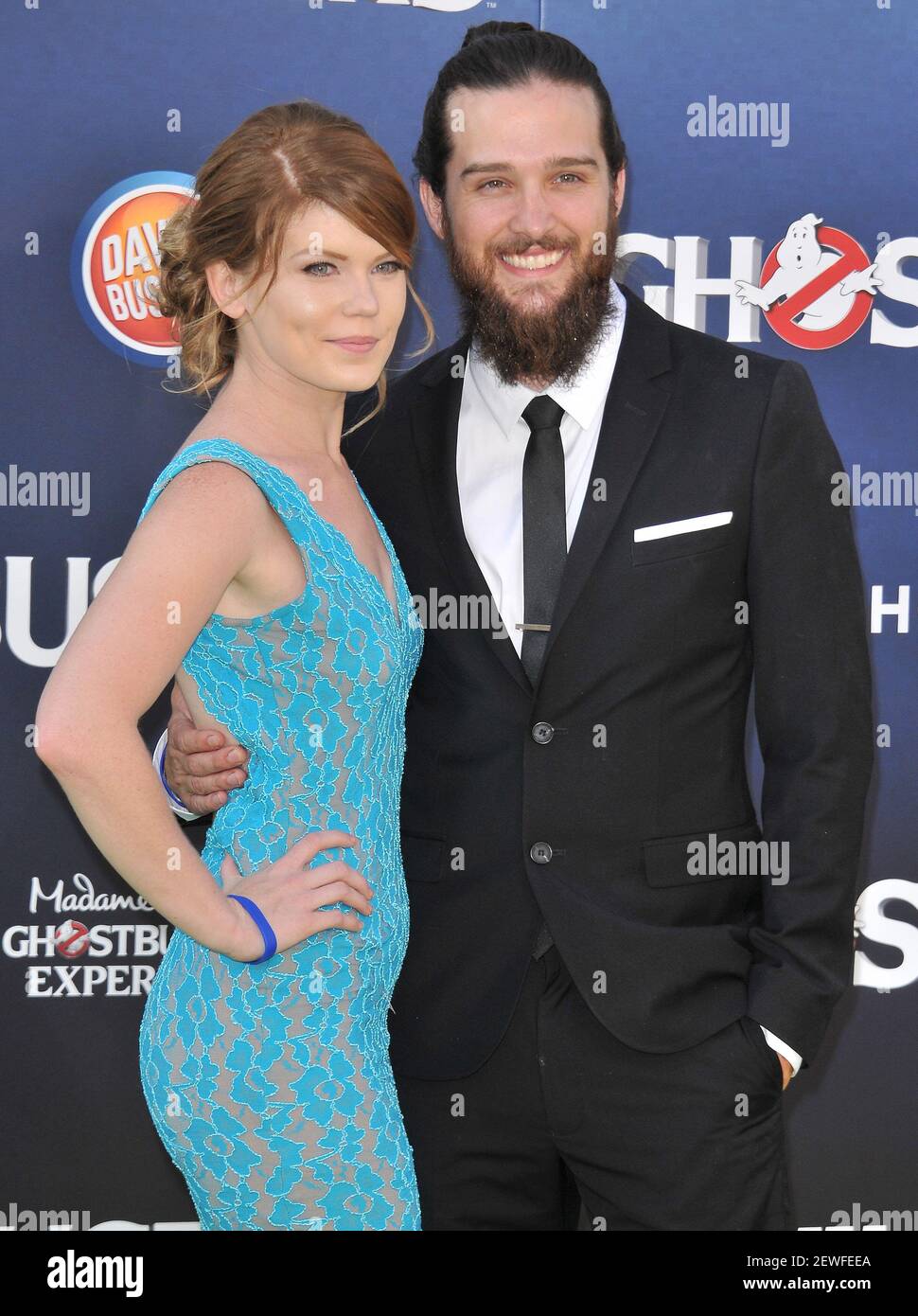 (G-D) Jody Steel et Caleb Pritchett arrivent à la première ...