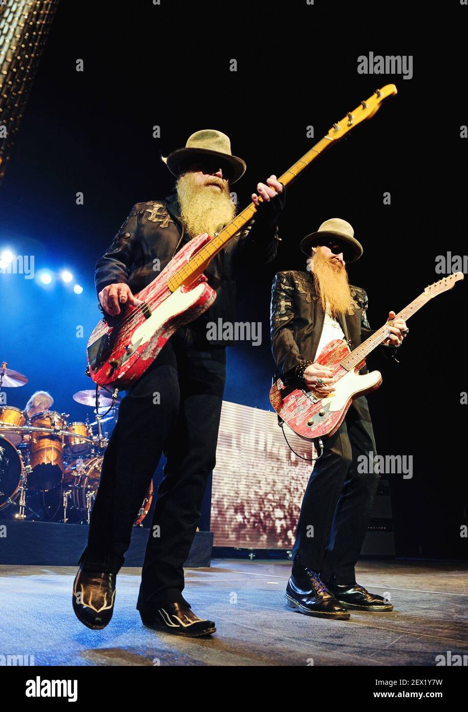 05 mars 2015 - Hamilton, Ontario, Canada. Le bassiste Dusty Hill et le ...