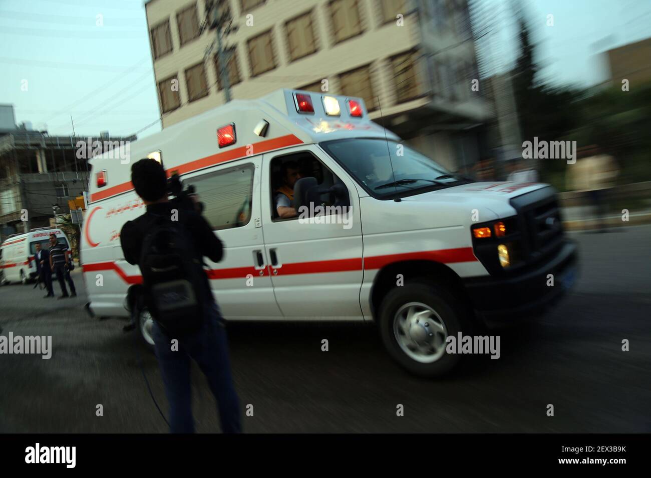 Les forces de sécurité kurdes réagissent à une explosion importante ...