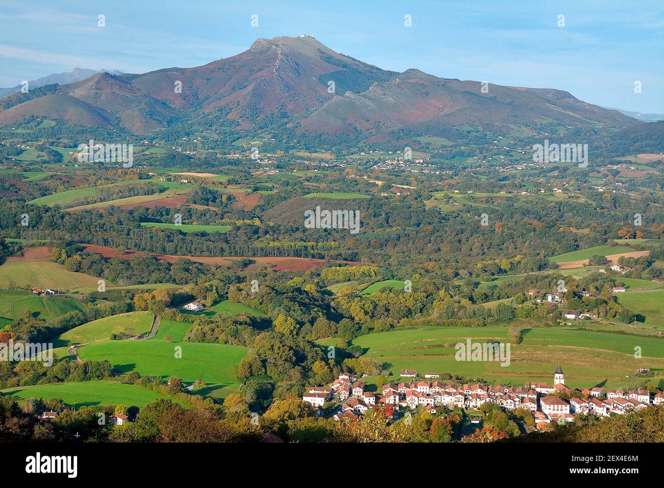 Ainhoa Pays Basque Banque d'image et photos - Alamy