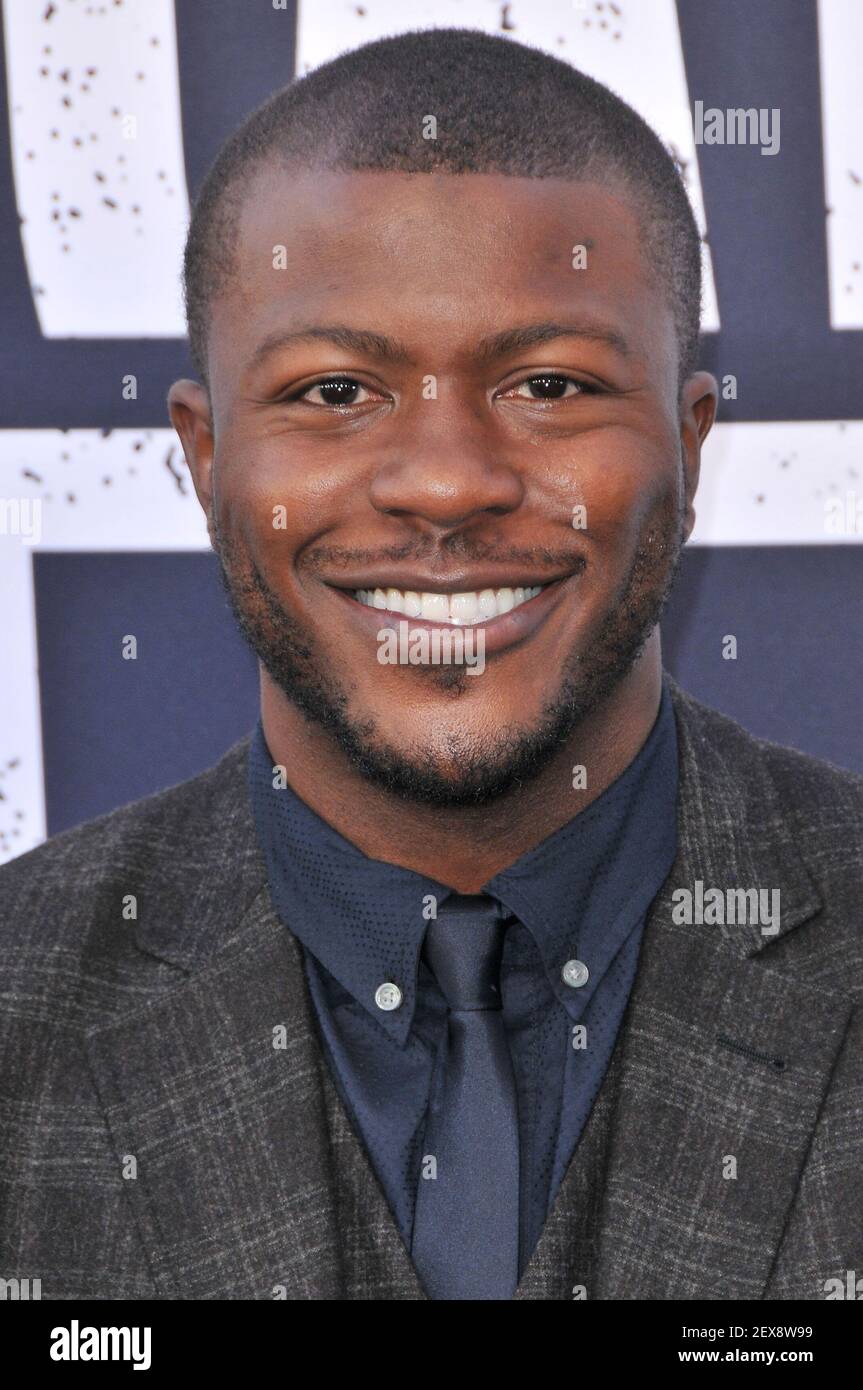 Edwin Hodge arrive à la première 'Straight Outta Compton' de Los ...