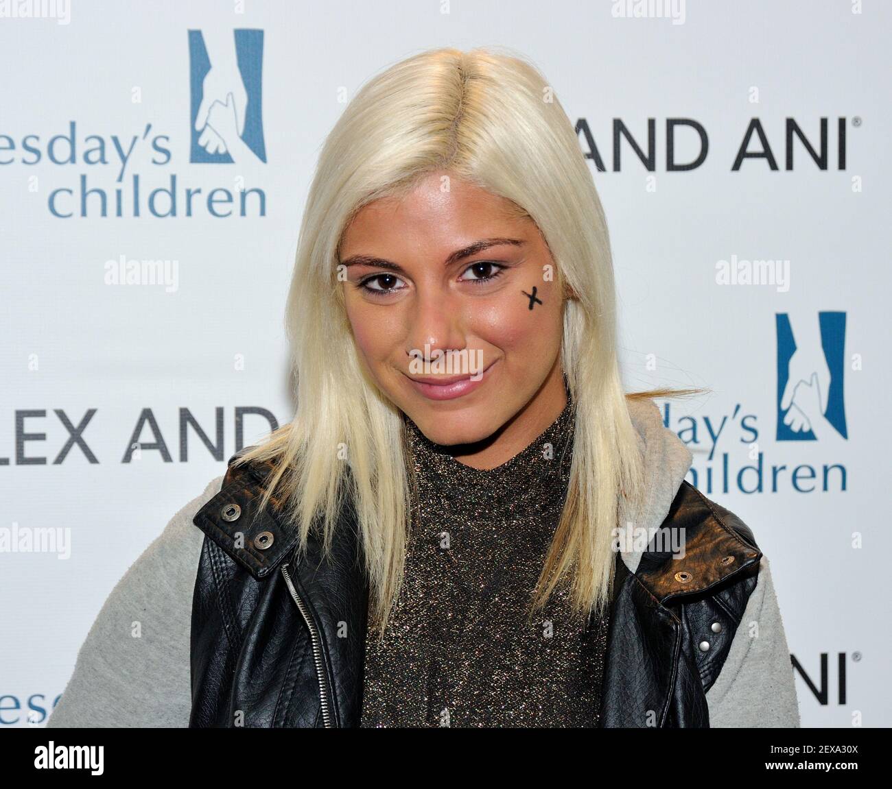 Le musicien Jax participe au Gala Tuesday's Children Roots of ...