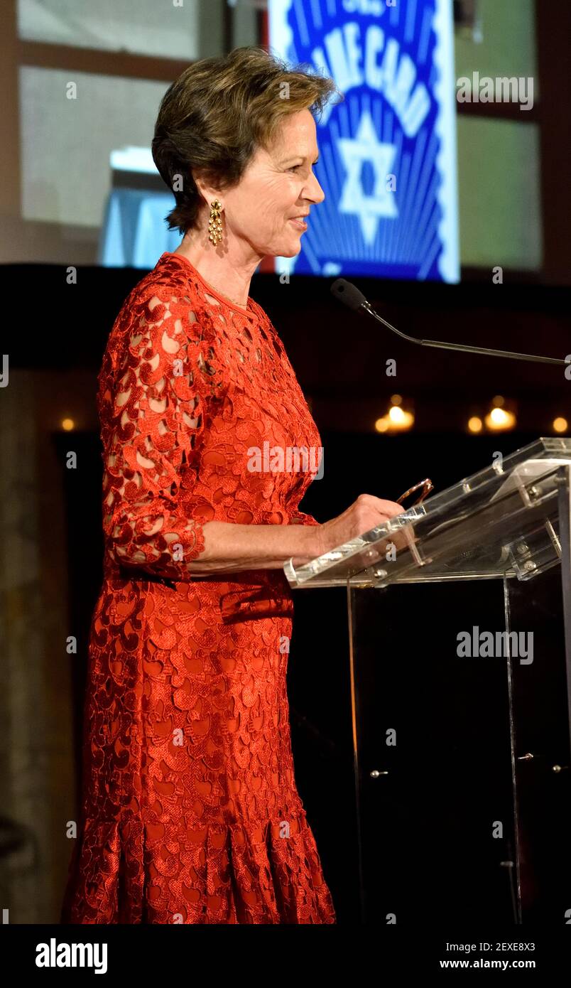 L'auteur/journaliste Kati Marton s'exprime au gala annuel des ...