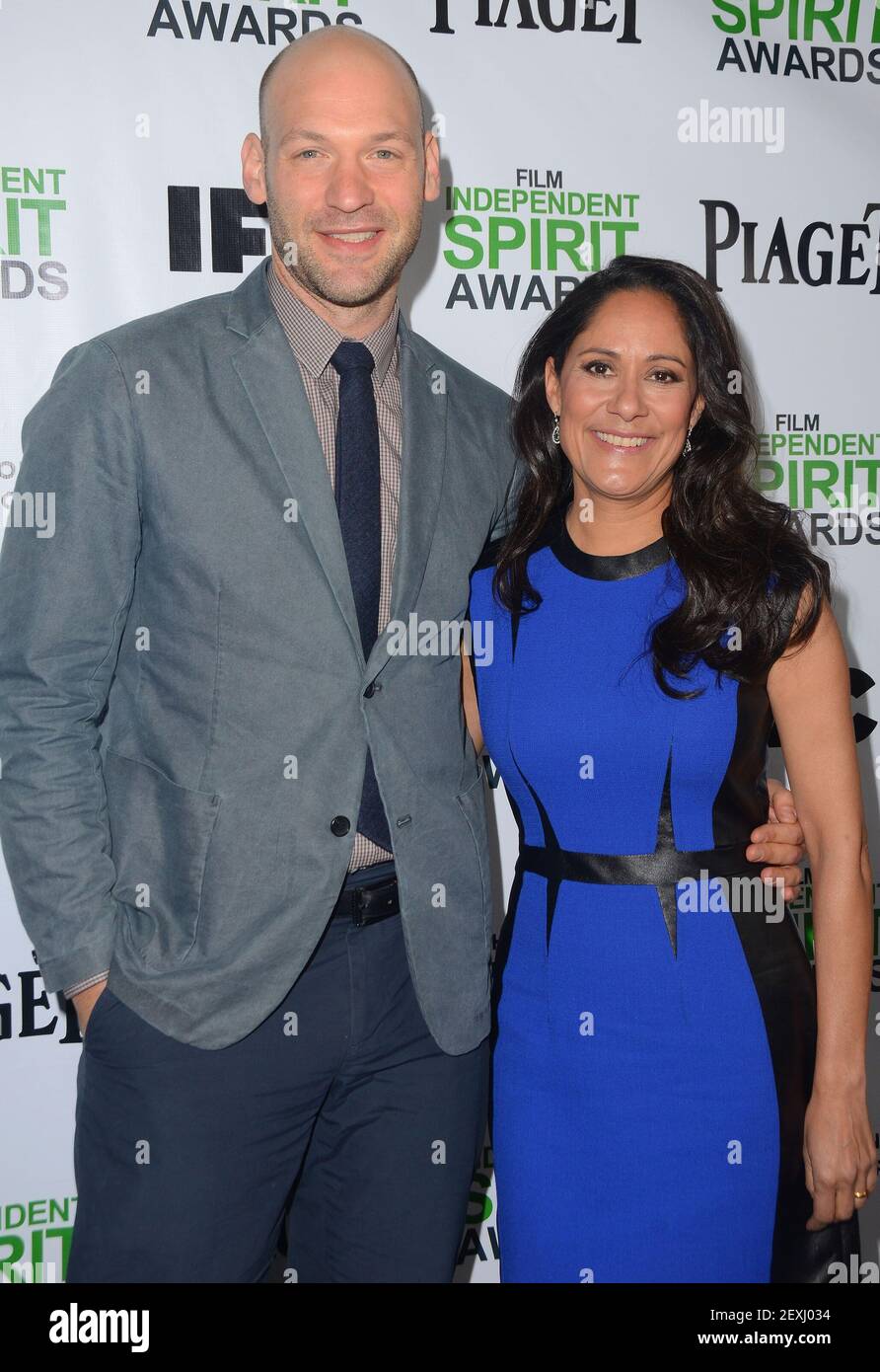 Corey stoll and sakina jaffrey Banque de photographies et d’images à ...