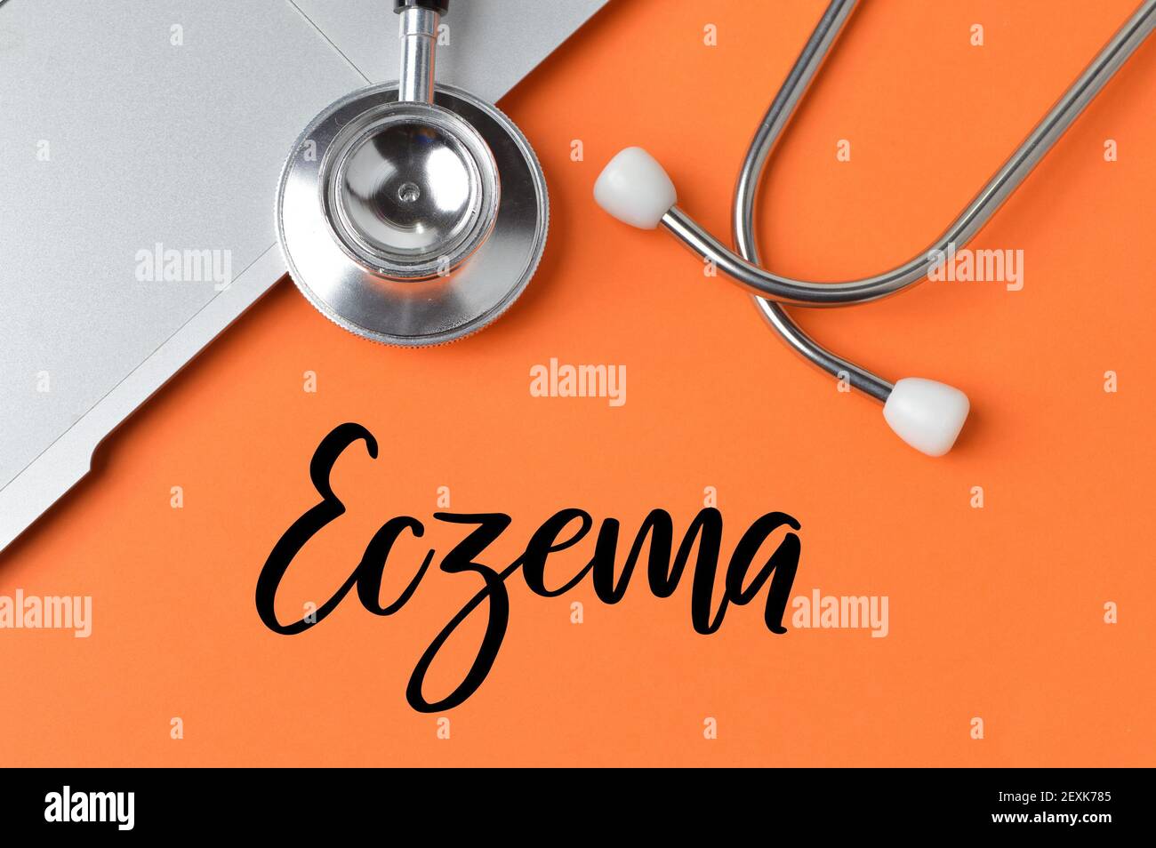 Tache rouge peau psoriasis Banque de photographies et d’images à haute ...