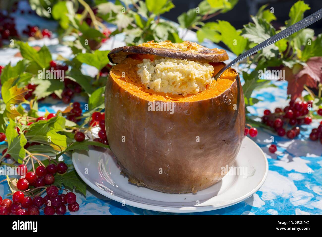 Bouillie de mil rouge Banque de photographies et d’images à haute ...