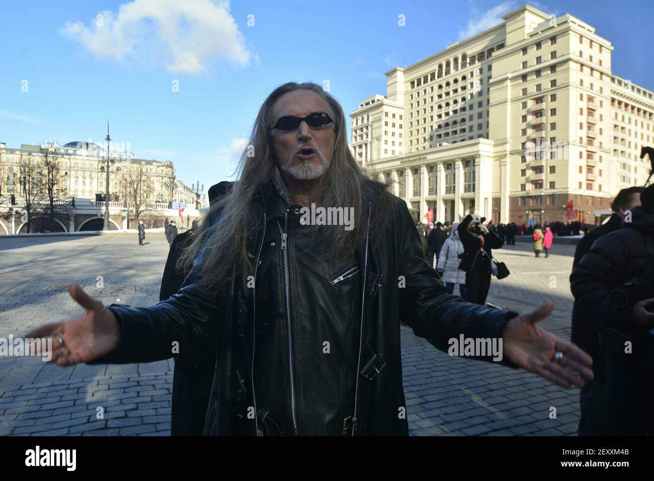 Cérémonie de pose de couronnes à la tombe de Joseph Staline à l ...