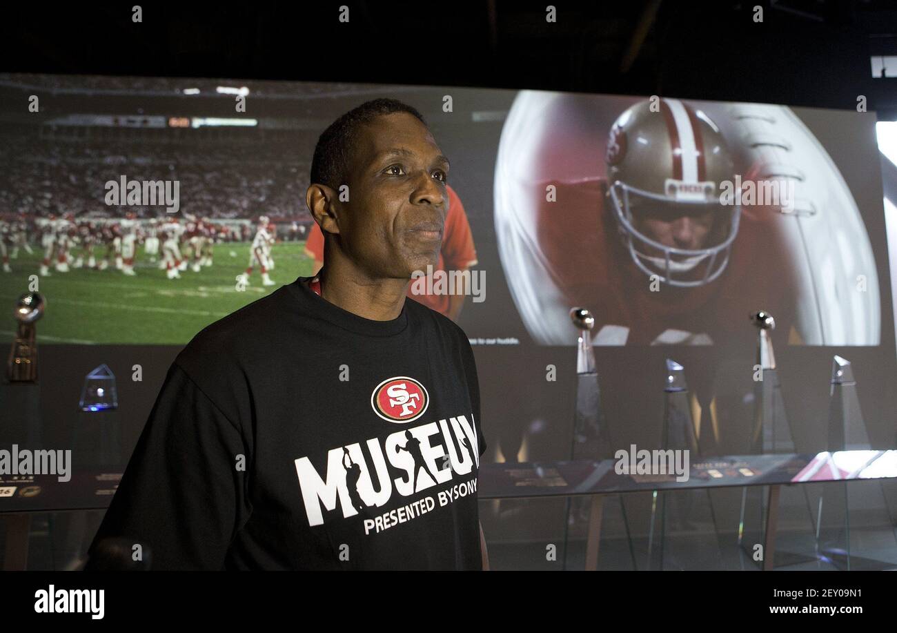 San Francisco 49ers Vice President of football Affairs et l'ancien linebacker des 49ers Keena ...