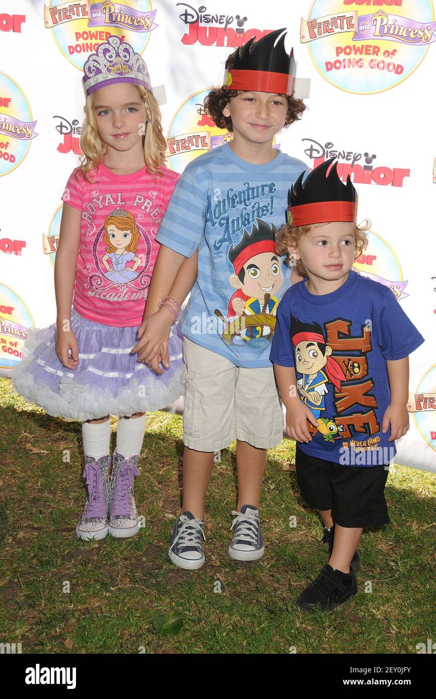 Mckenna grace and august maturo Banque d'image et photos - Alamy