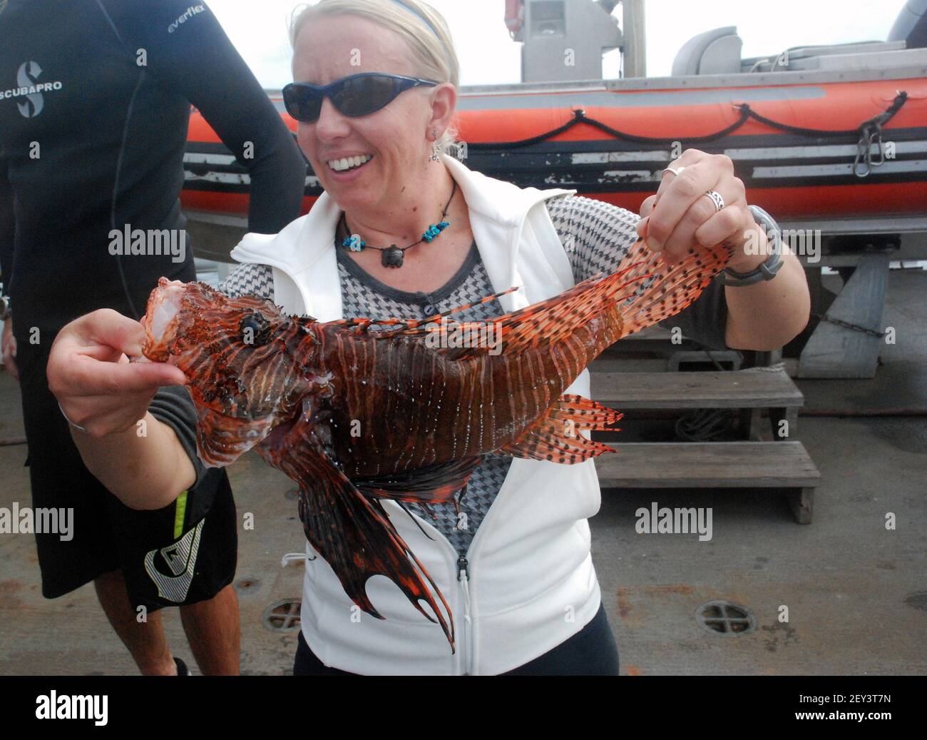 L'enseignante de la NOAA à Sea, Amy Orchard de Tucson, en Arizona ...