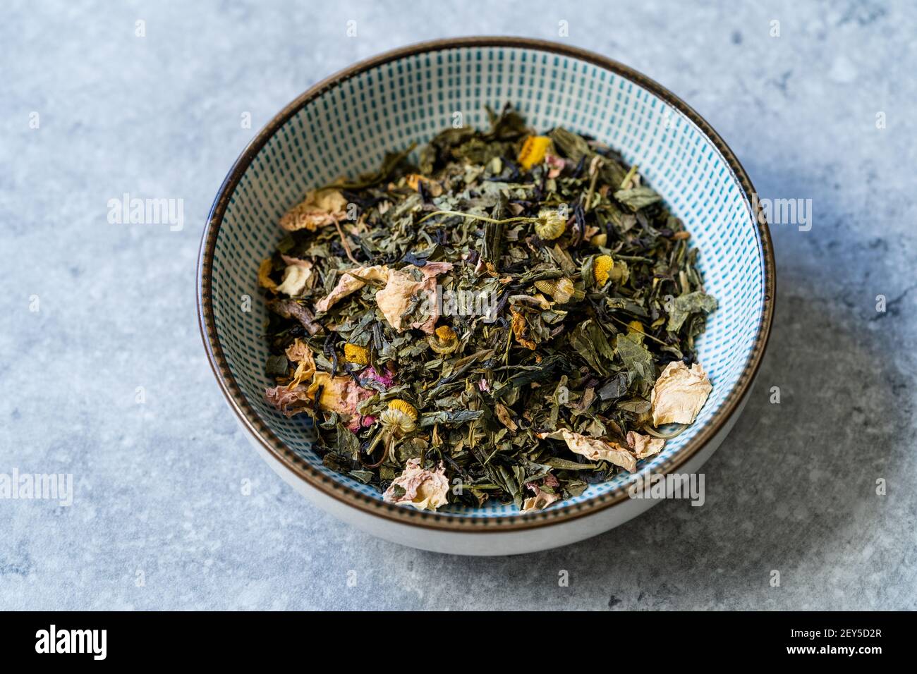 Feuilles de menthe sèches Banque de photographies et d’images à haute ...