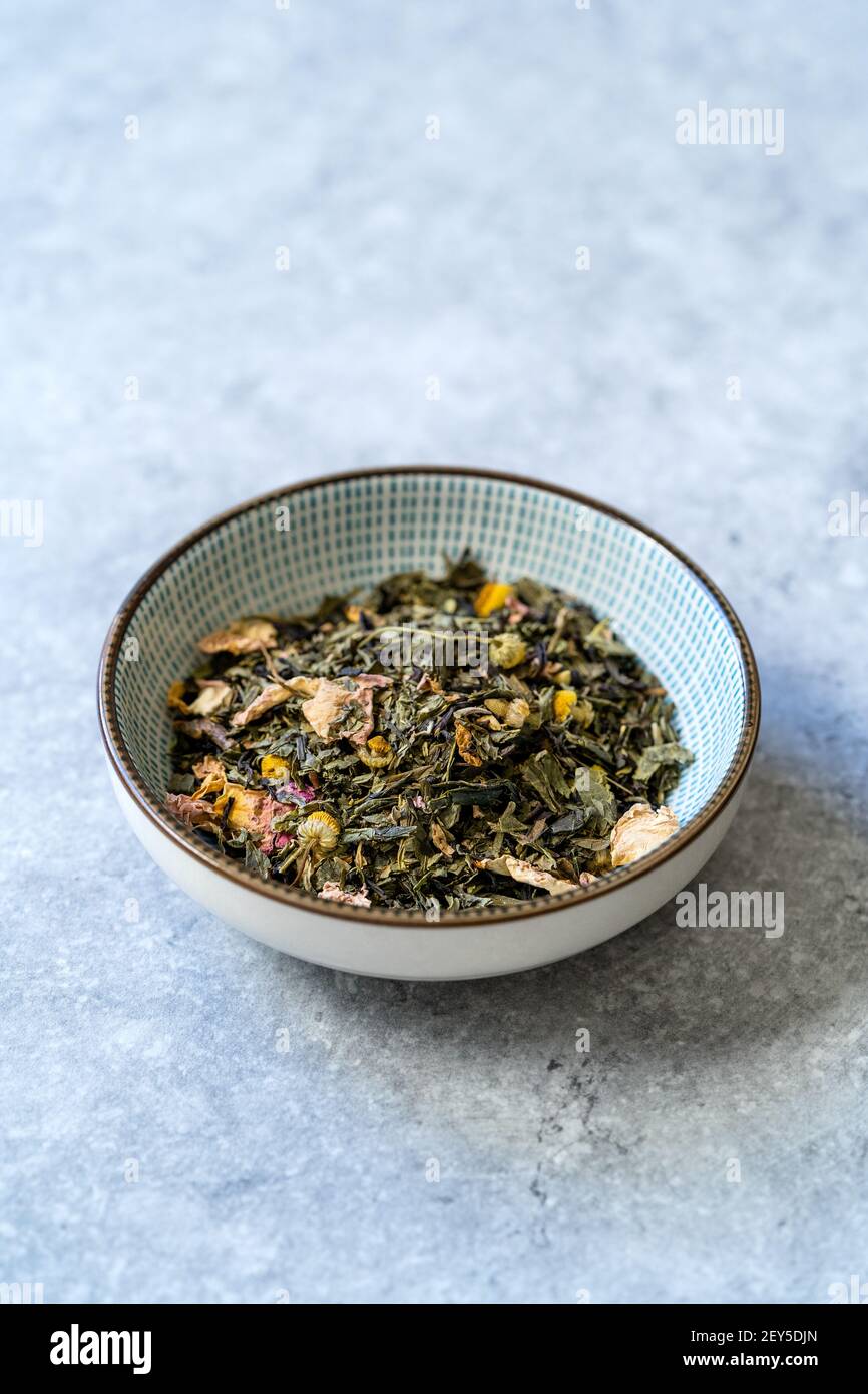 Feuilles de menthe sèches Banque de photographies et d’images à haute ...