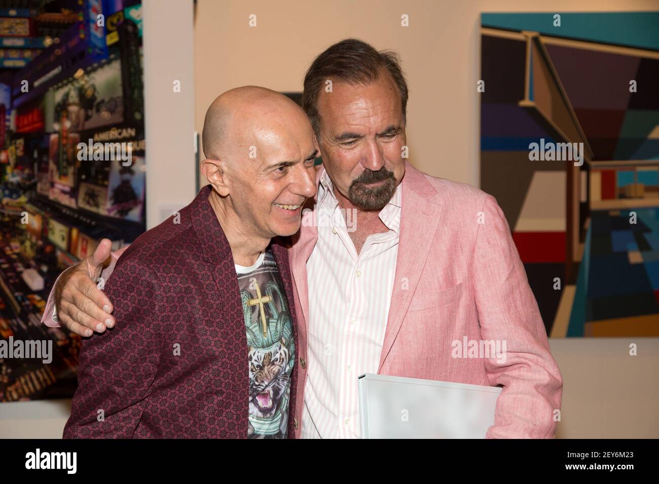 Miami - Floride, le 5 décembre 2014 : l'artiste Lluis Barba et Jorge ...