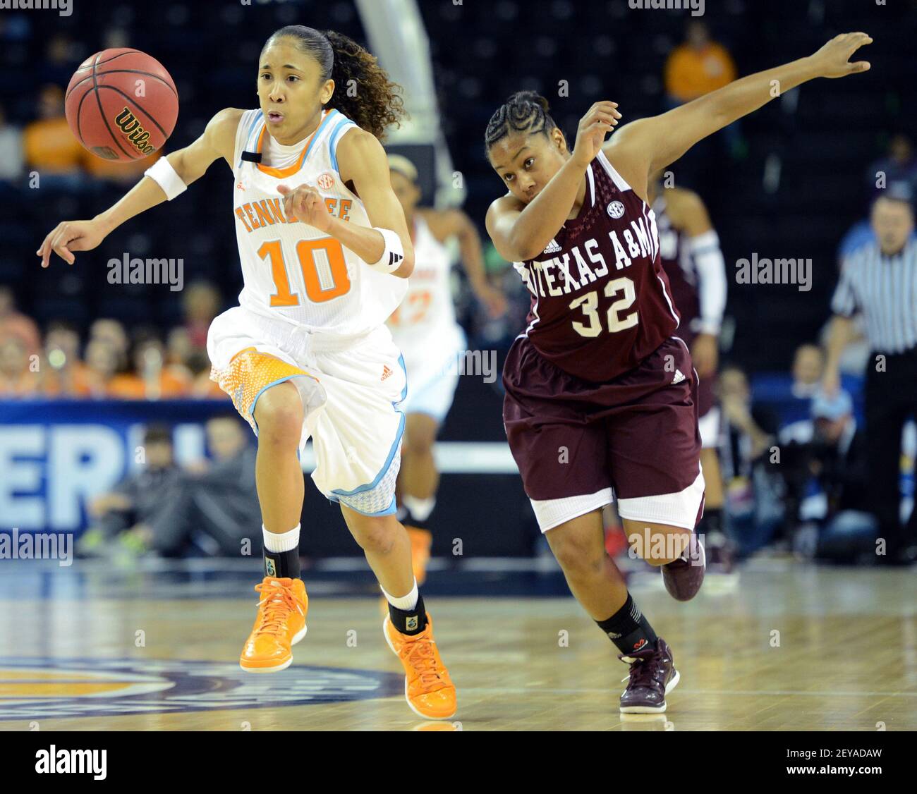 Meighan Simmons du Tennessee (10) et Adrienne Pracher de Texas A&M (32 ...