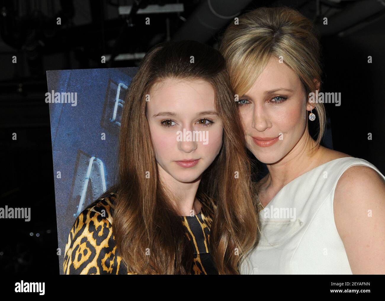 Vera and taissa farmiga Banque de photographies et d’images à haute ...