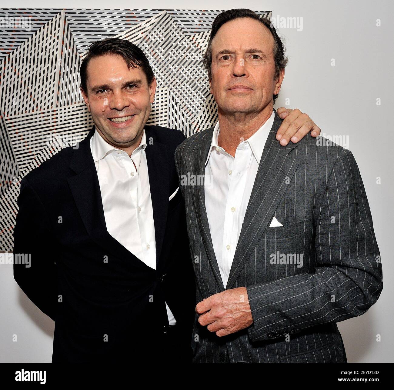 De gauche à droite : Eric Mourlot, Brent Nicklas à l'exposition James ...