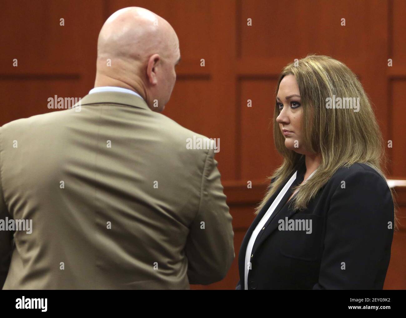 Shellie Zimmerman, épouse de George Zimmerman, confie avec son avocat ...