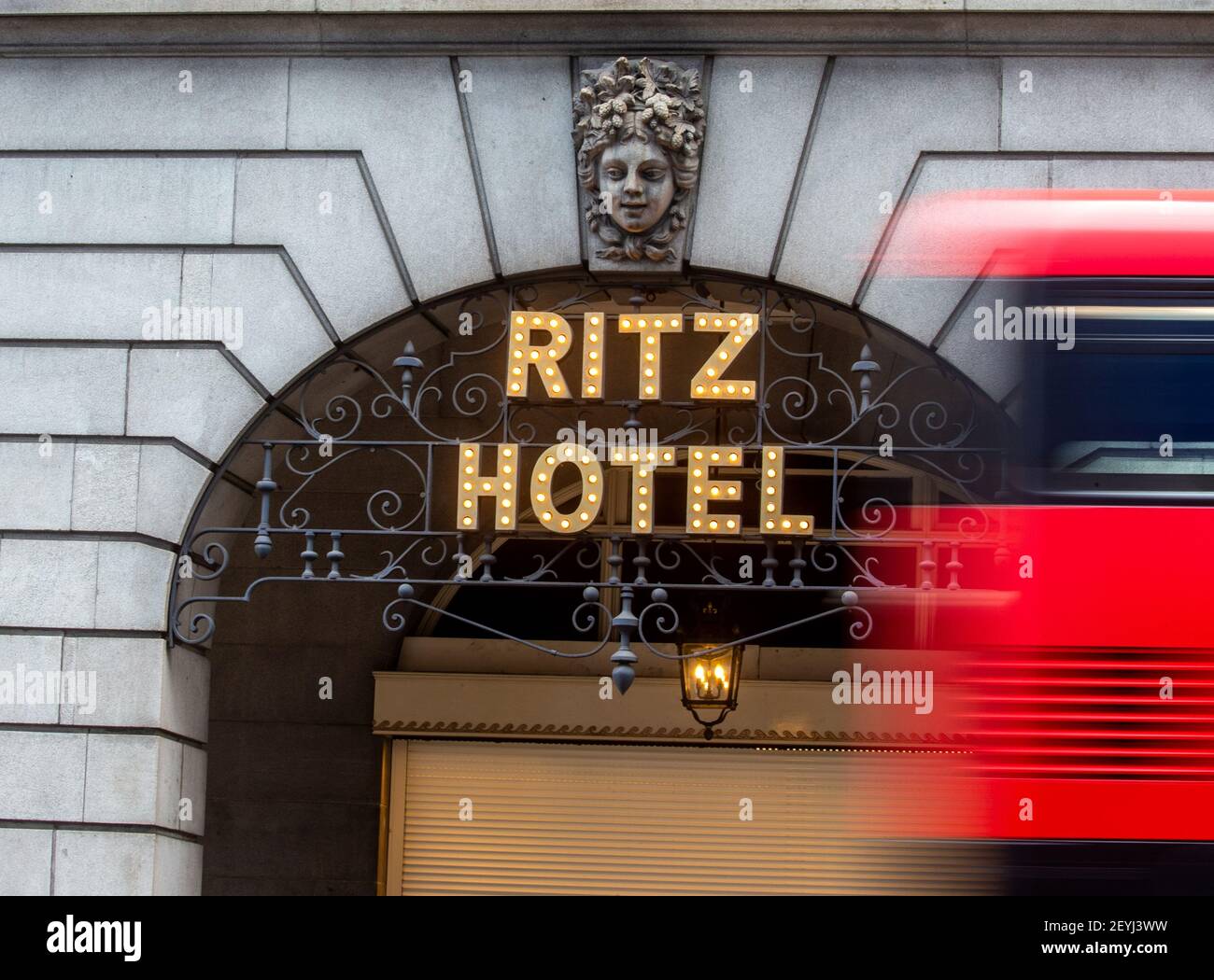 Le Ritz Hotel de Piccadilly, qui a récemment été vendu à Qatari tycoon ...