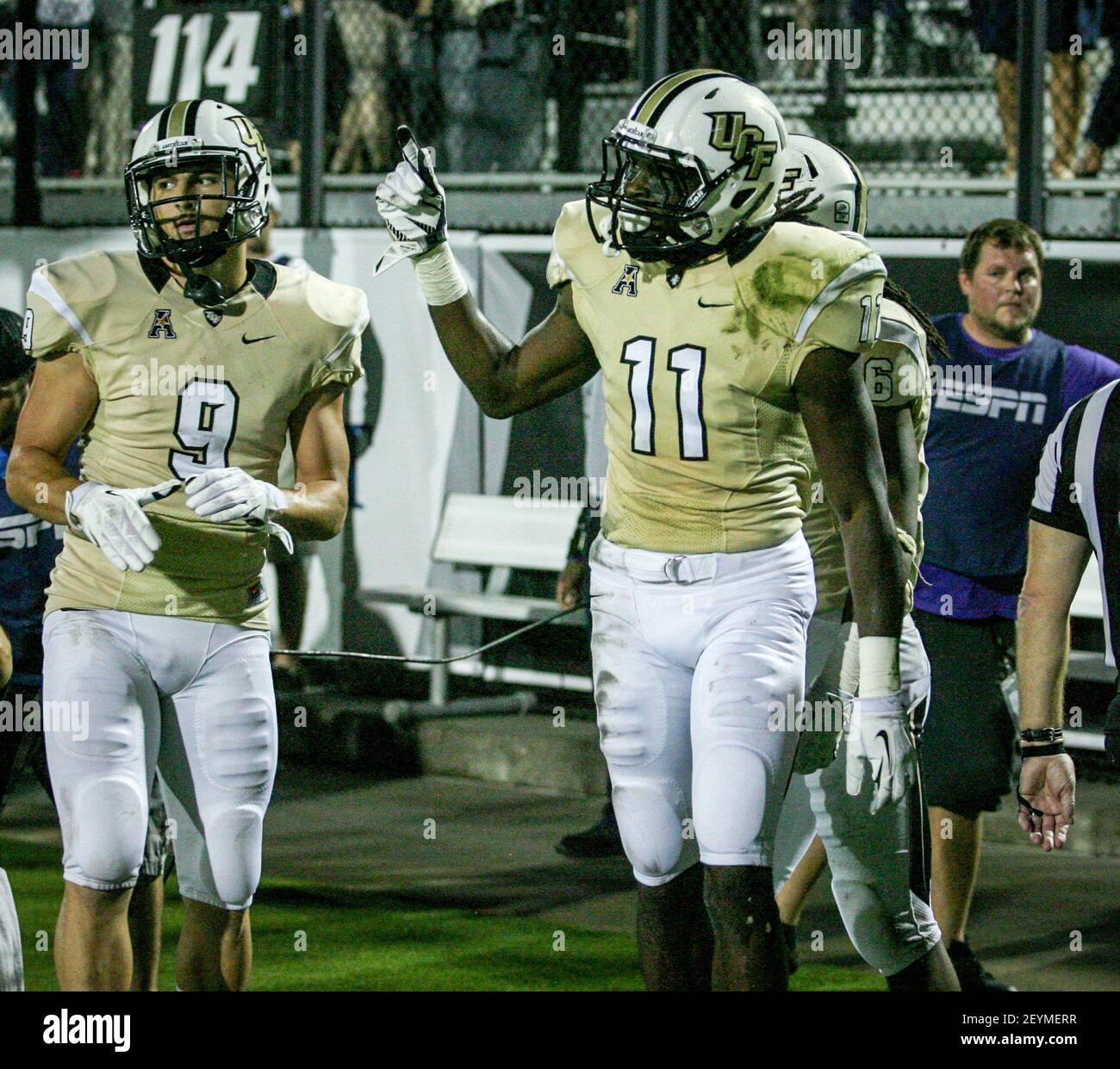 Le grand receveur du centre de la Floride Breshad Perriman (11) célèbre ...