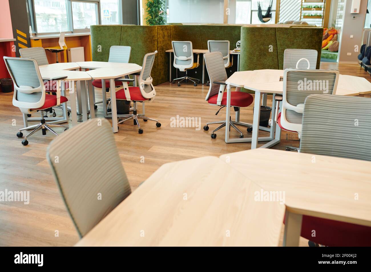 Diverses tables Banque de photographies et d’images à haute résolution ...