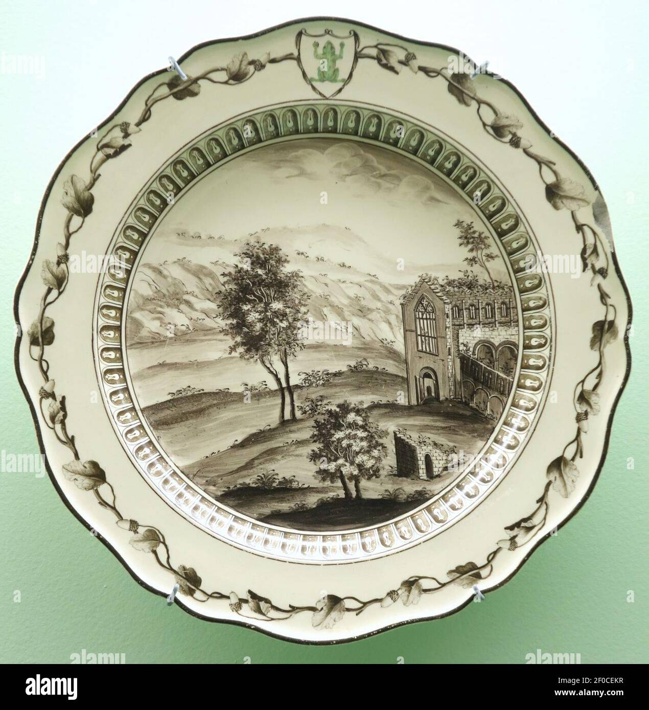 Assiette du service de la Grenouilliere (marais de grenouille) pour ...