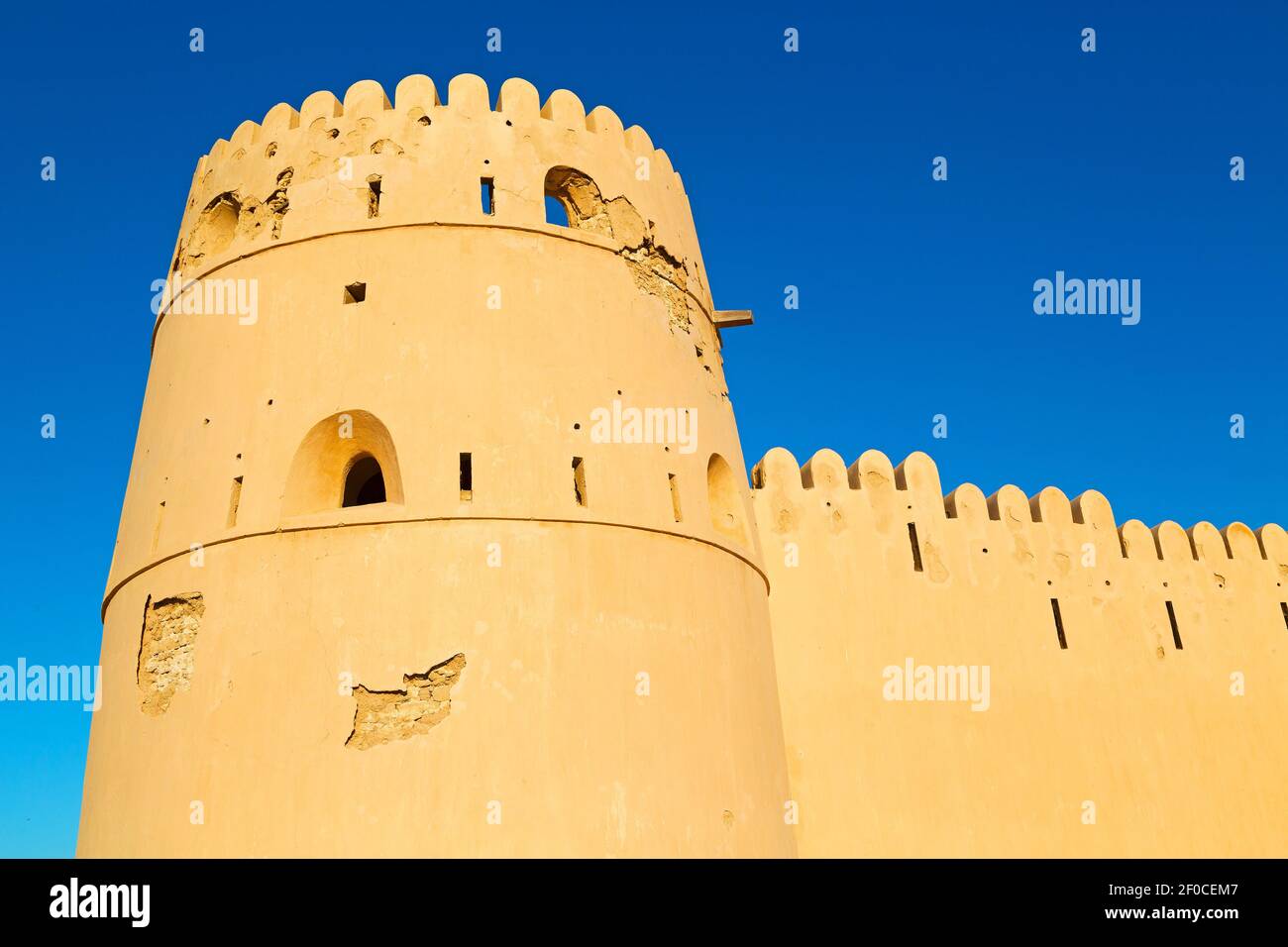 En oman muscat l'ancien fort défensif de combat ciel et brique étoile ...