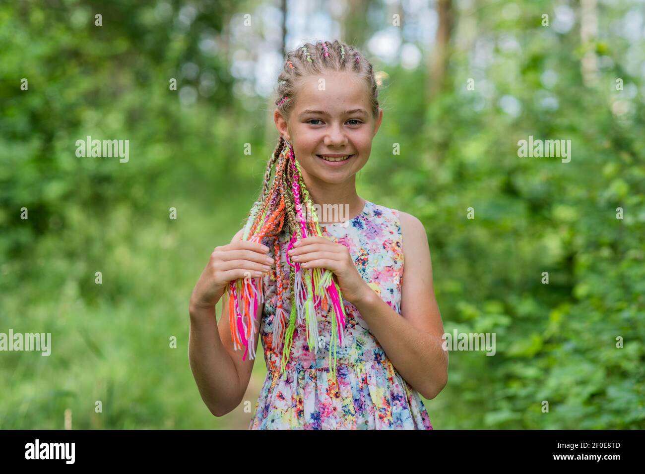 Fille Africaine Avec Des Dreadlocks Banque De Photographies Et Dimages