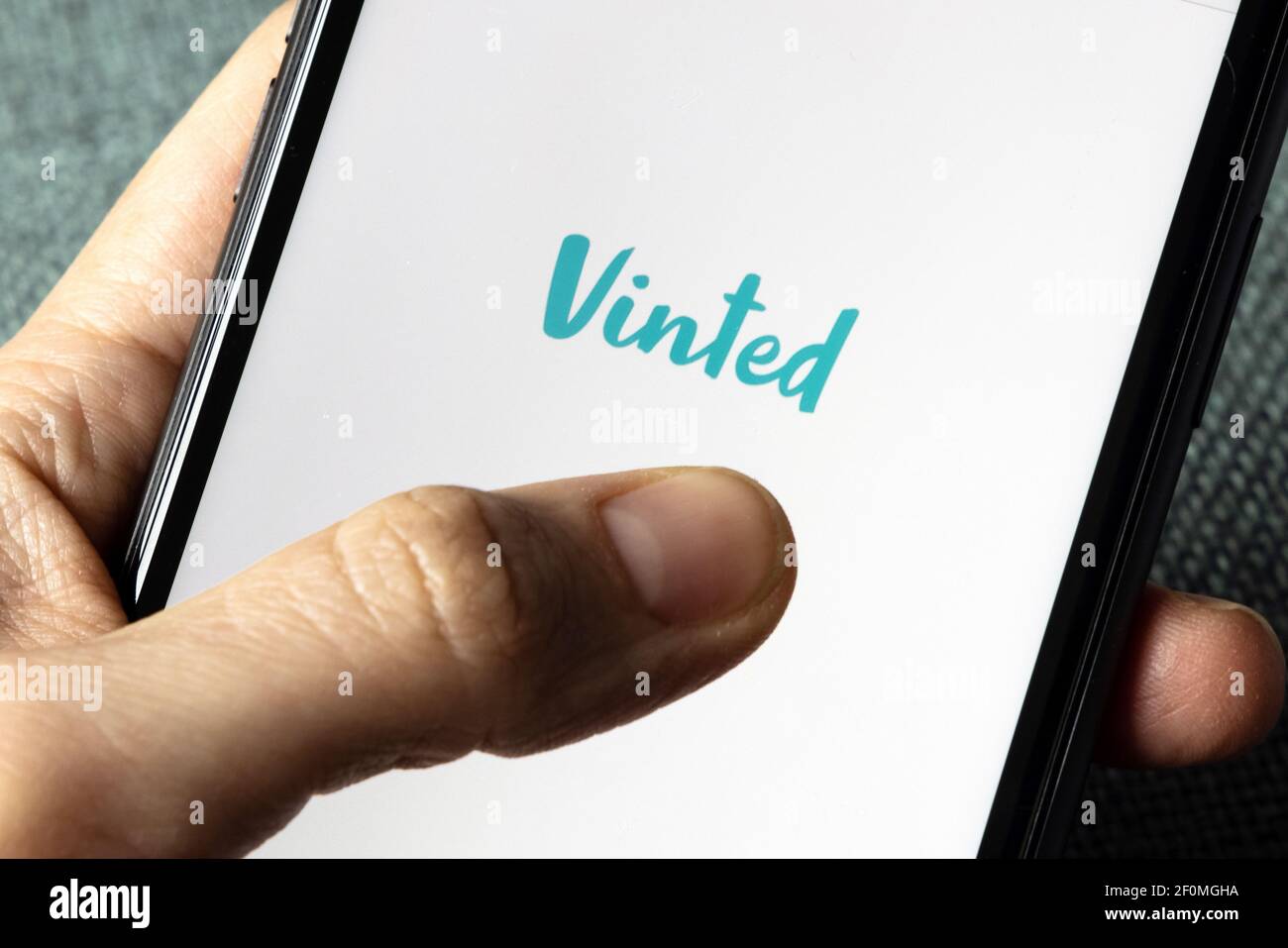 Vinted logo Banque de photographies et d’images à haute résolution - Alamy