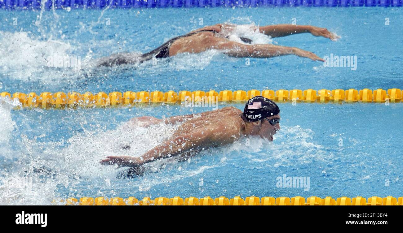 États-Unis Michael Phelps nage la jambe papillon sur le chemin de la ...