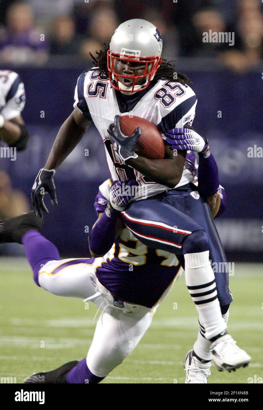 Dwight Smith (24) de Minnesota Vikings s'attaque à Doug Gabriel, un ...