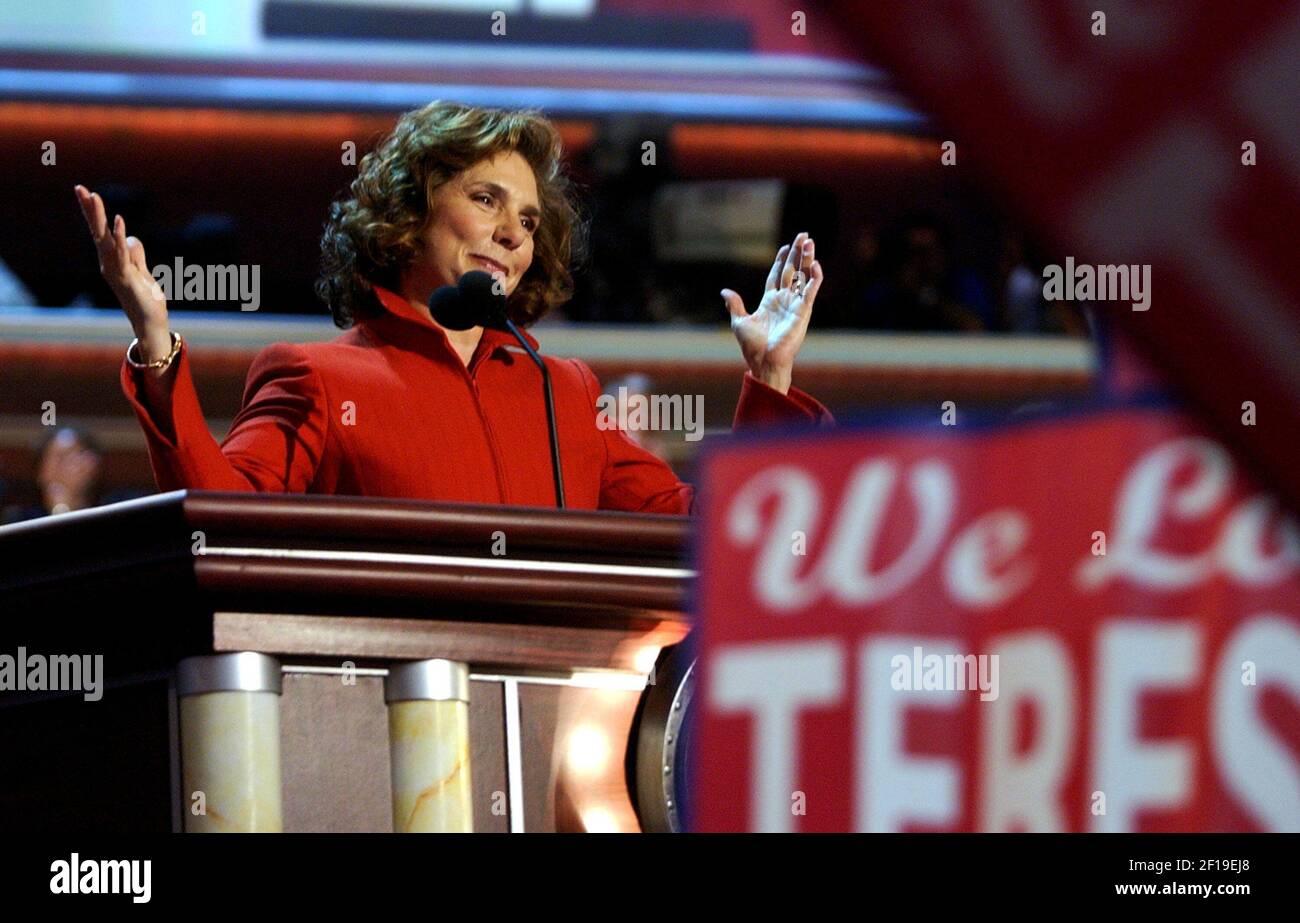 KRT US NEWS STORY SLUGGED: CVN-DEMOCRATIC photo KRT PAR LEW STAMP/AKRON ...