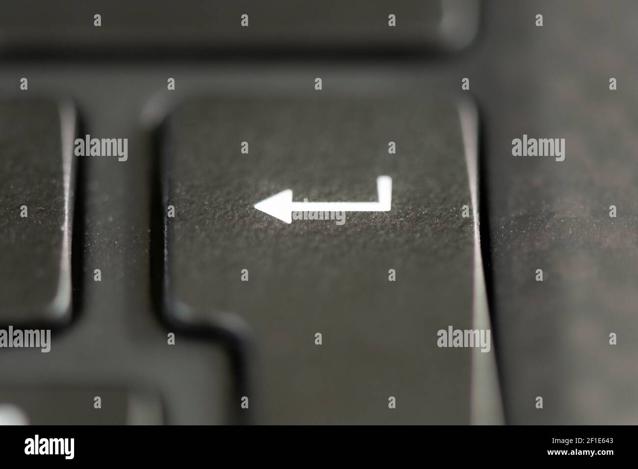 Touche de retour sur le clavier d'un ordinateur portable Photo Stock ...