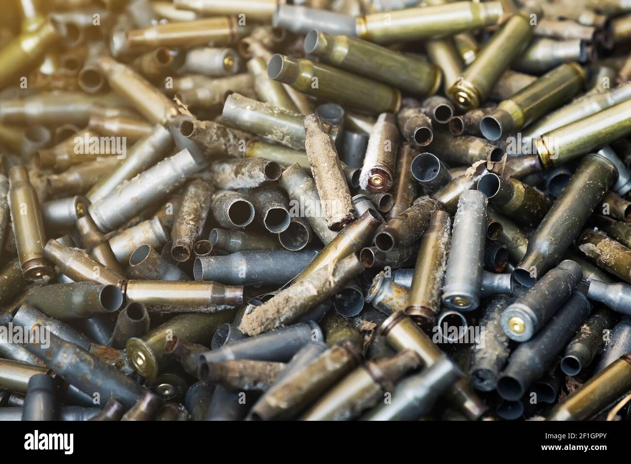 Vider les cartouches de carbine ou de fusil.Un grand nombre de cas ...