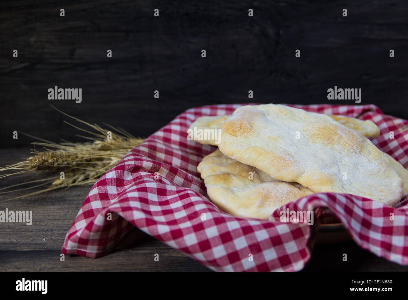 Pain sans levain ou sans levain, traditionnel de la culture hébraïque ...