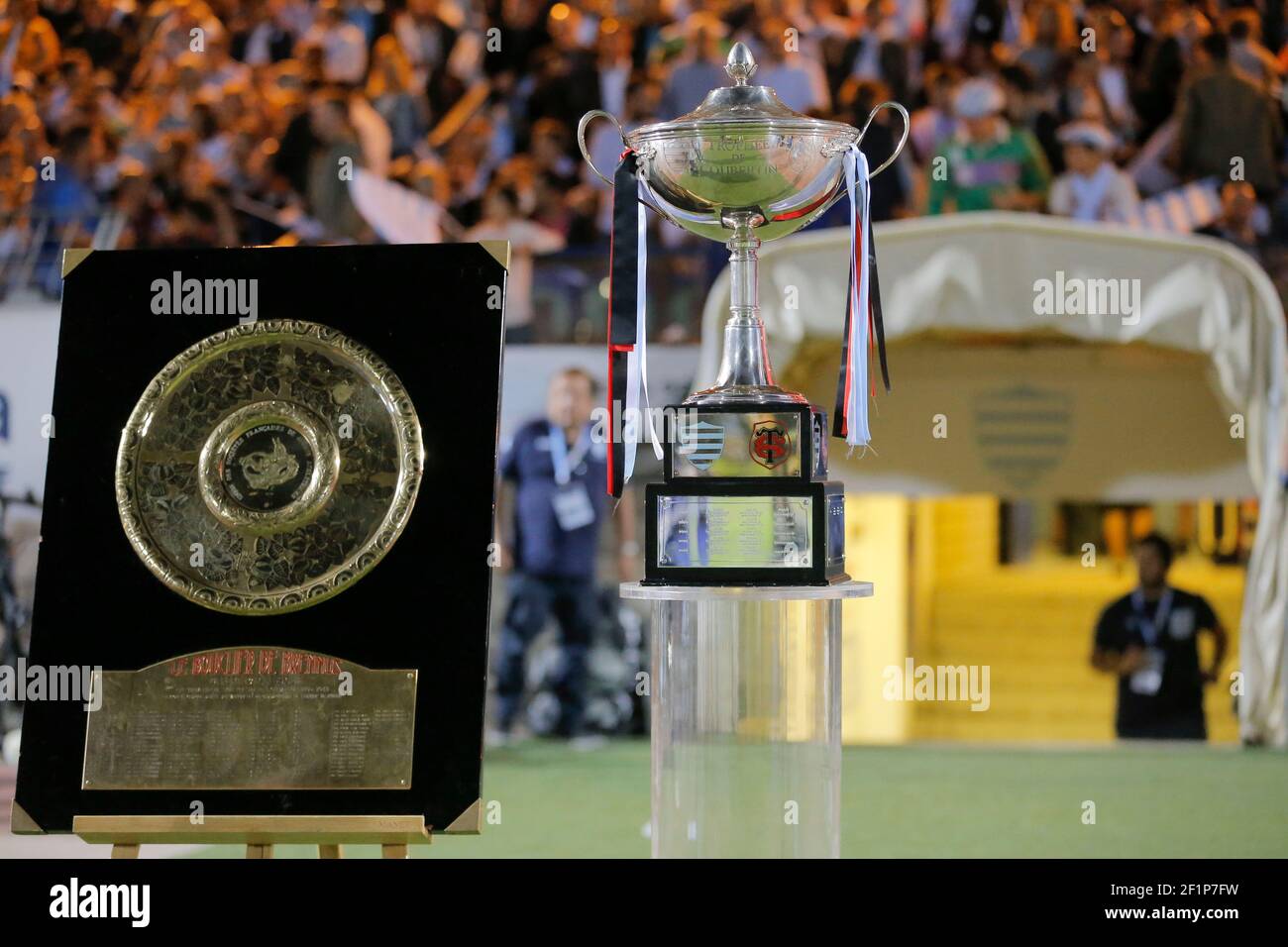 Trophée Bouclier de Brennus et Trophée d'illustration Coubertin lors du ...