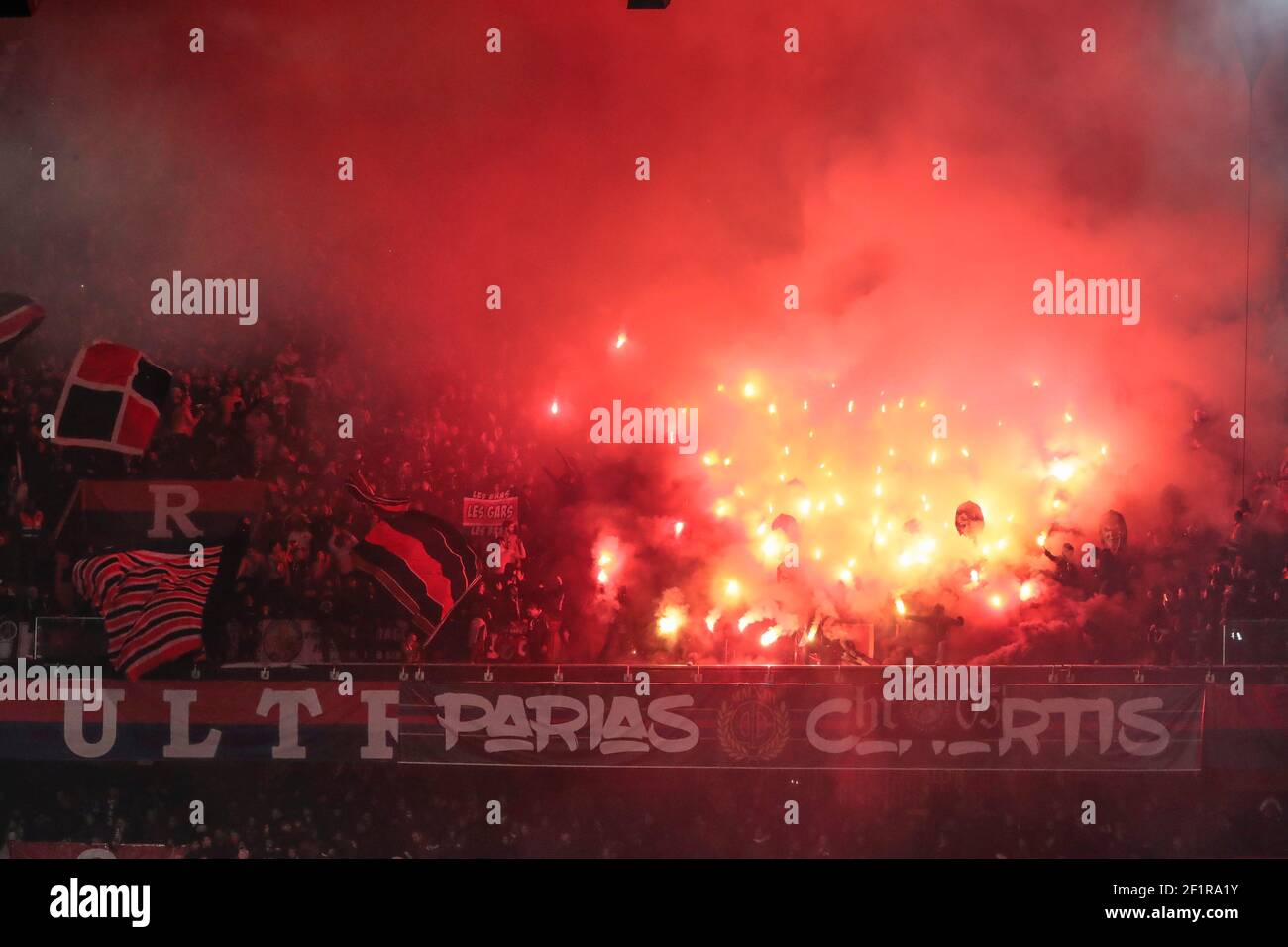 Ultras psg Banque de photographies et d’images à haute résolution - Alamy