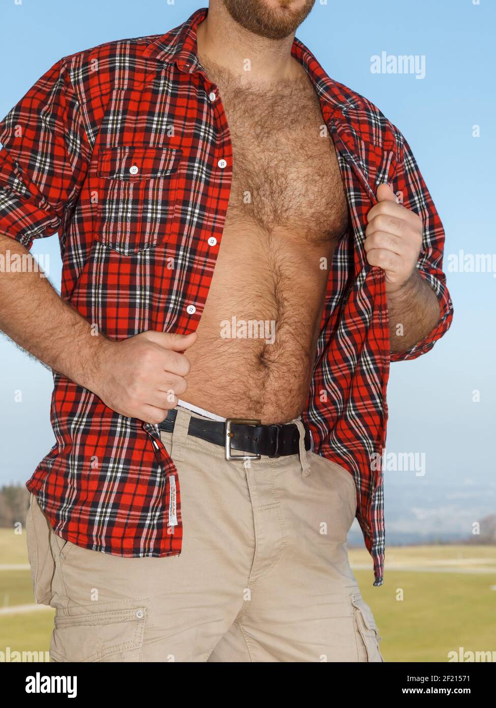 Homme poilu Banque de photographies et d’images à haute résolution - Alamy