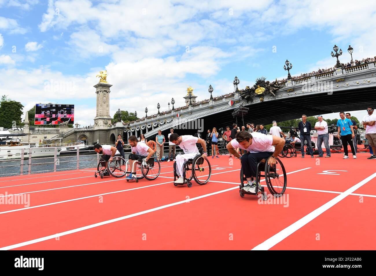 Les athlètes français en fauteuil roulant Michael Jeremiasz, David ...