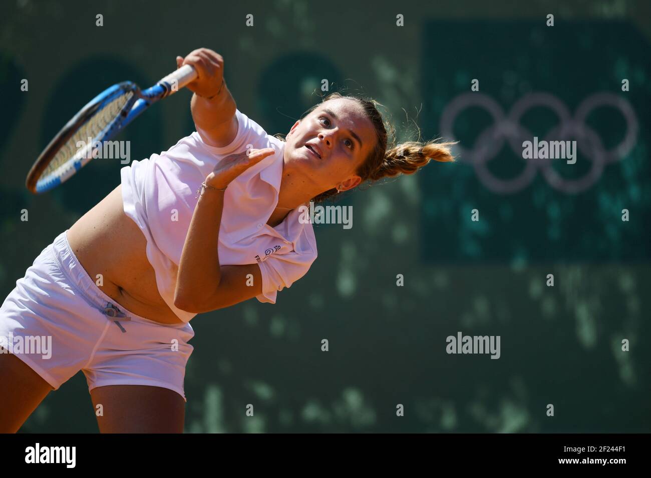 Clara Burel (FRA) participe à des compétitions de tennis féminin lors ...
