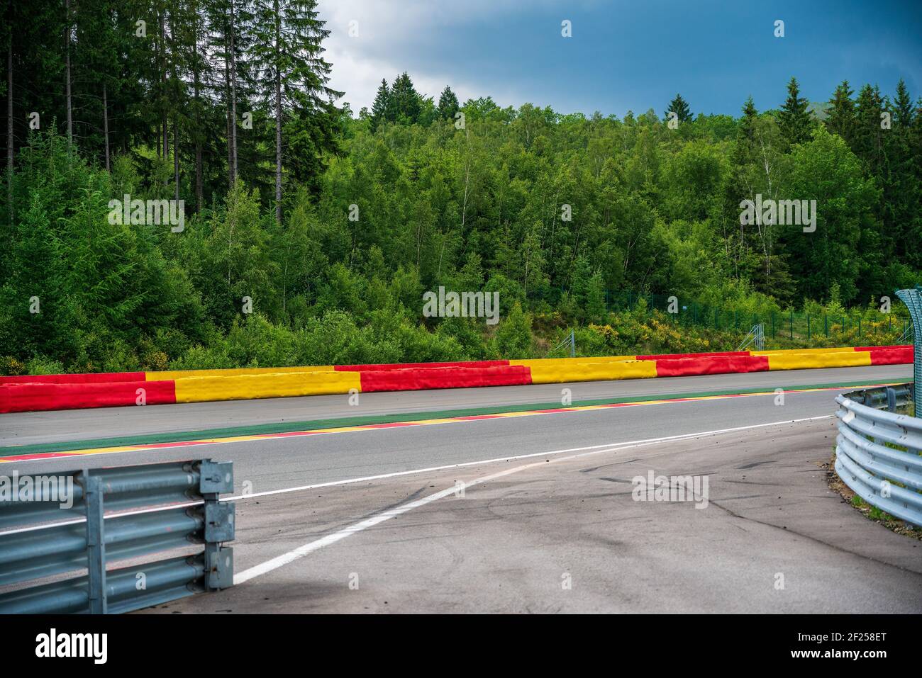 Le circuit de Spa-Francorchamps, circuit de sport automobile en ...