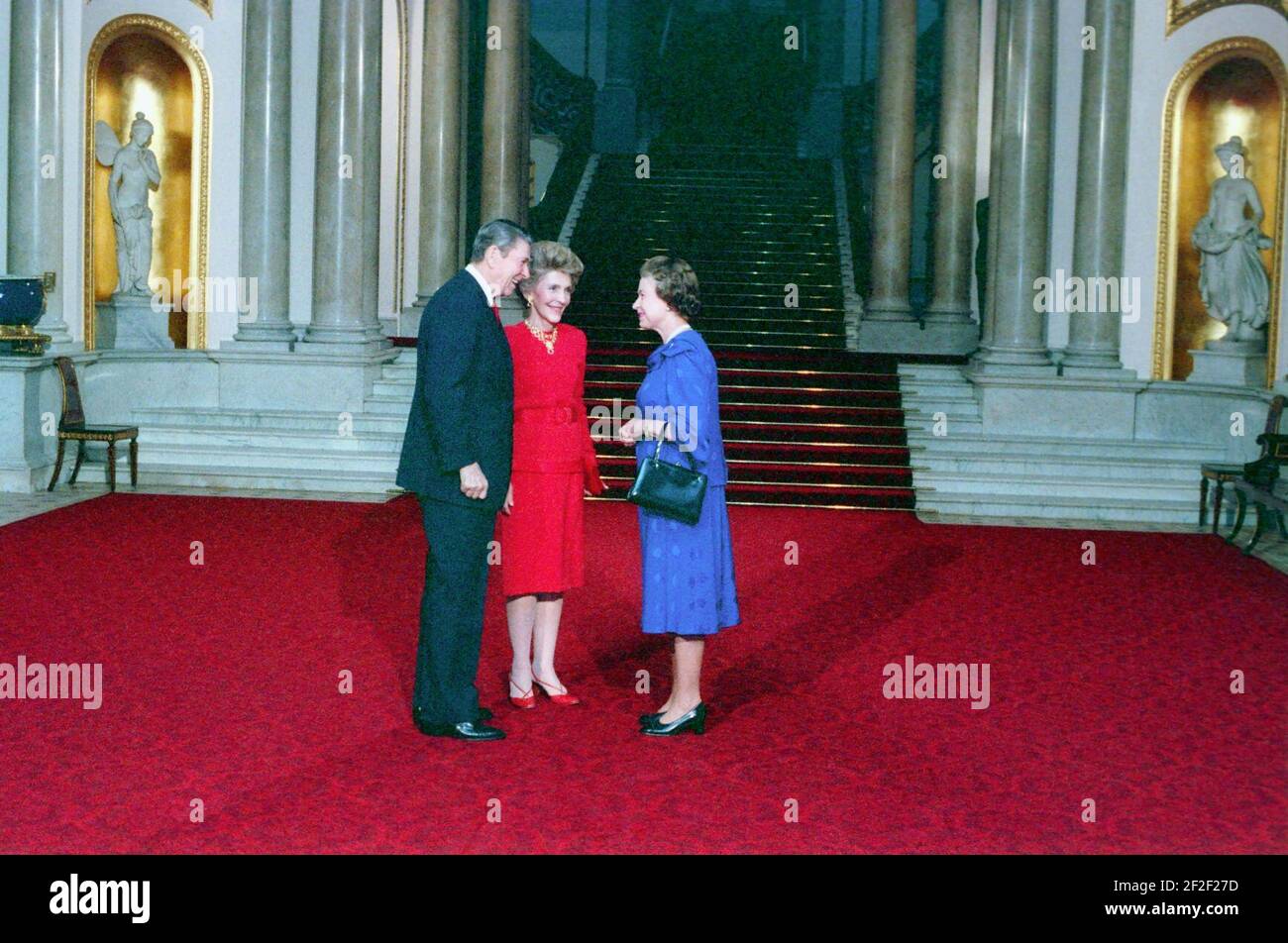Ronald reagan queen elizabeth Banque de photographies et d’images à ...