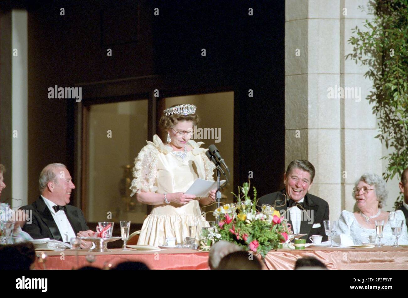 Ronald reagan queen elizabeth Banque de photographies et d’images à ...